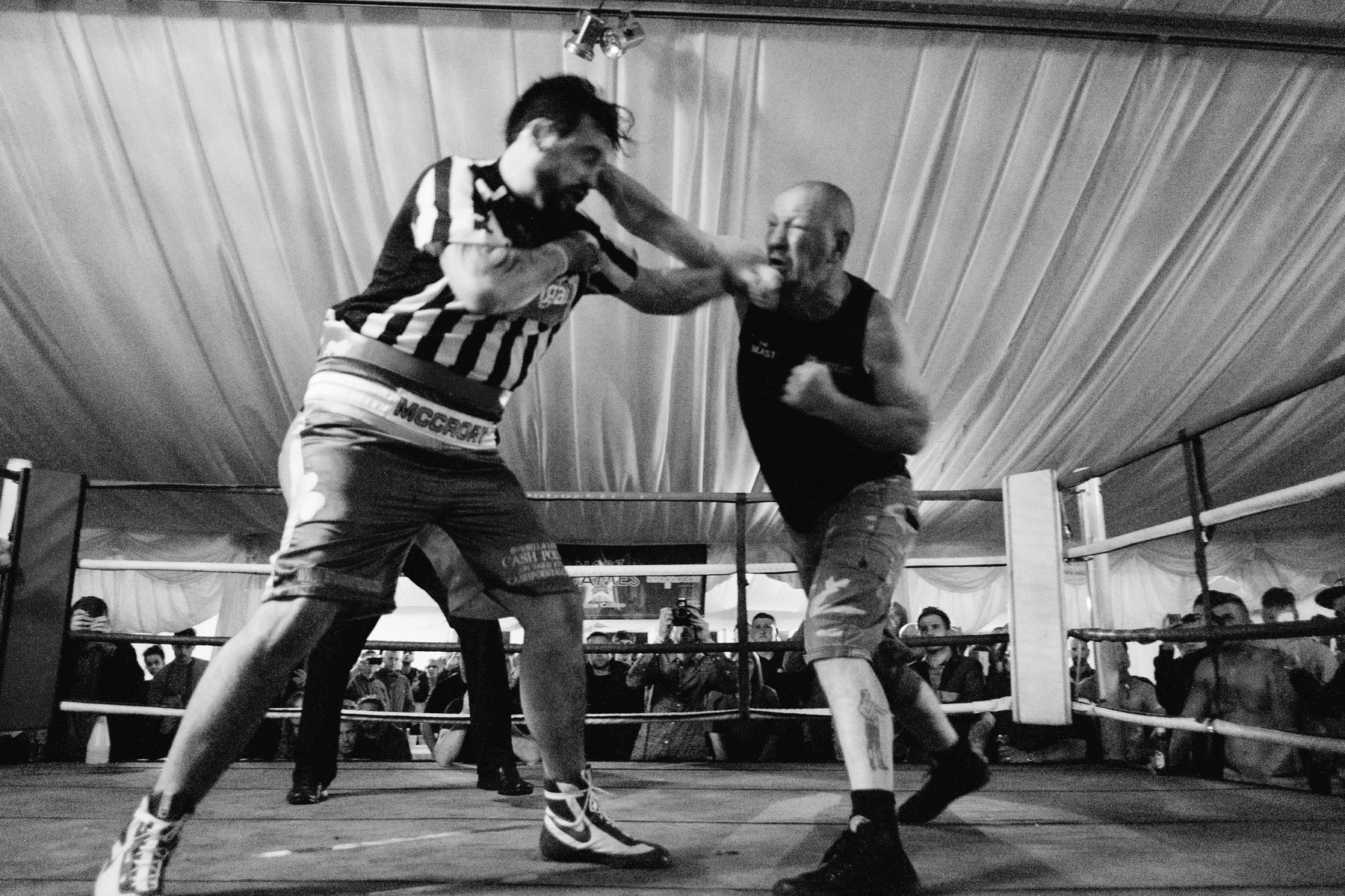 Photos From Inside The Brutal And Illegal World Of Bare Knuckle Boxing Photos From Inside The Brutal And Illegal World Of Bare Knuckle Boxing