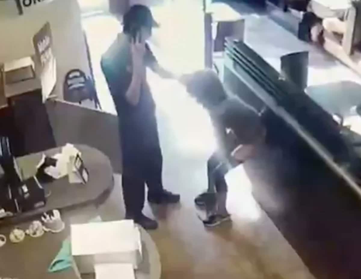 Watch This Furious Woman Take A Crap On The Floor Of Tim Horton's And ... Watch This Furious Woman Take A Crap On The Floor Of Tim Horton's And ...
