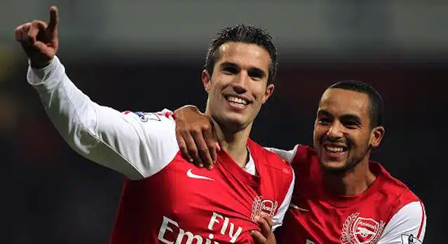 Theo Walcott Completely Disses Robin Van Persie In Book Extract