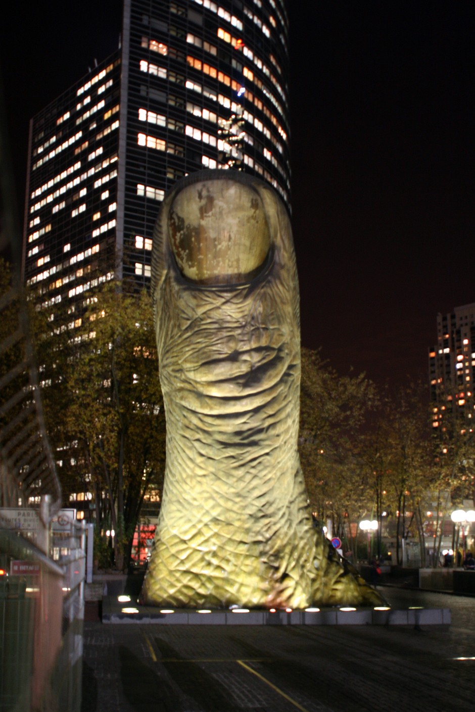 The Top 11 Weirdest Statues In The Universe