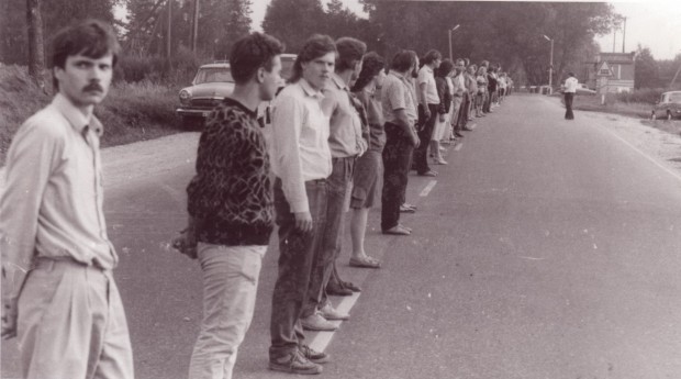 Baltic Way: 600 Kilometre Long Human Chain