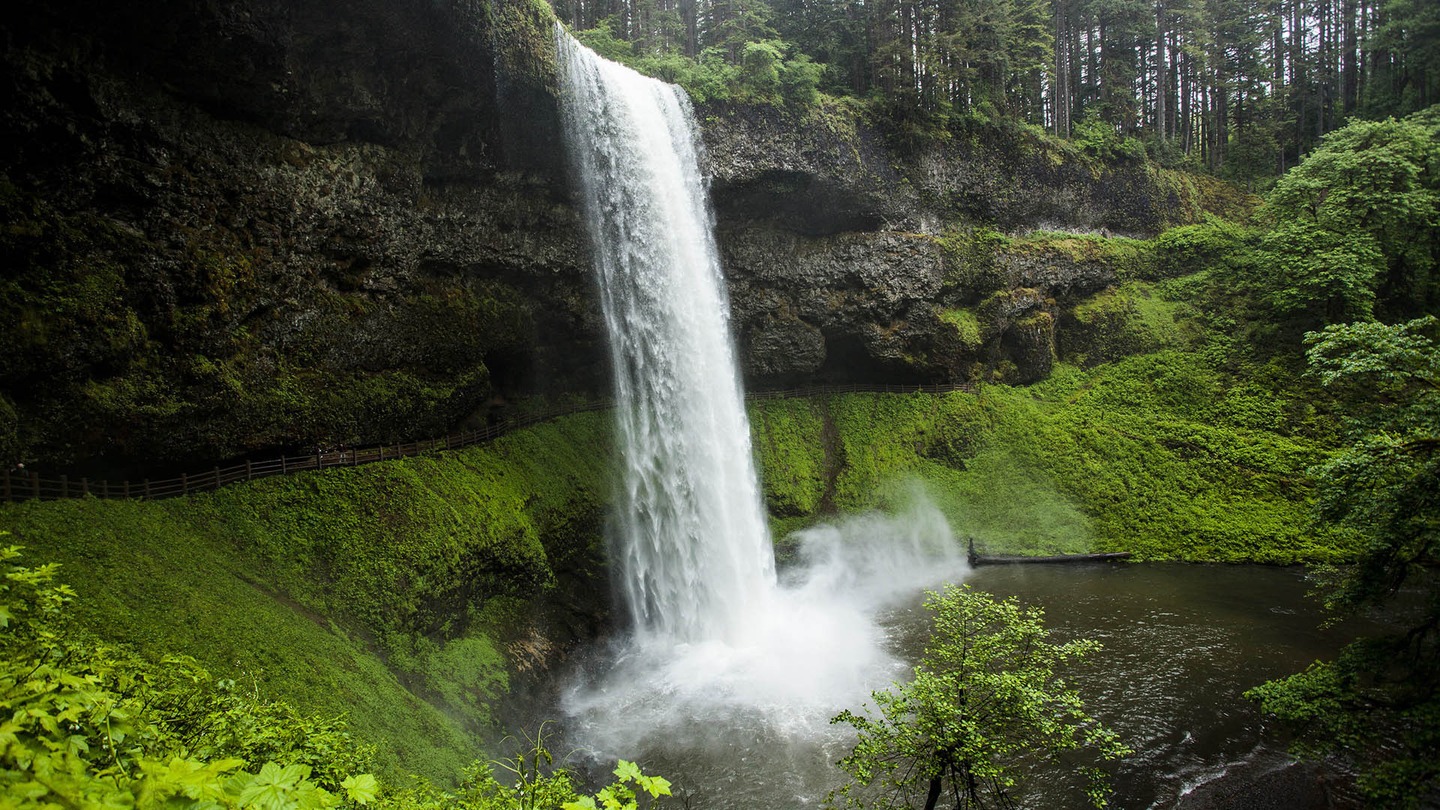 21 Photos Of Waterfalls That Will Make You Realise Life Isn't All That Bad