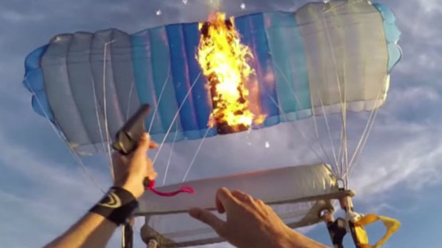 Skydivers Set Fire To Their Parachutes In Mid-Air Because They’re ...