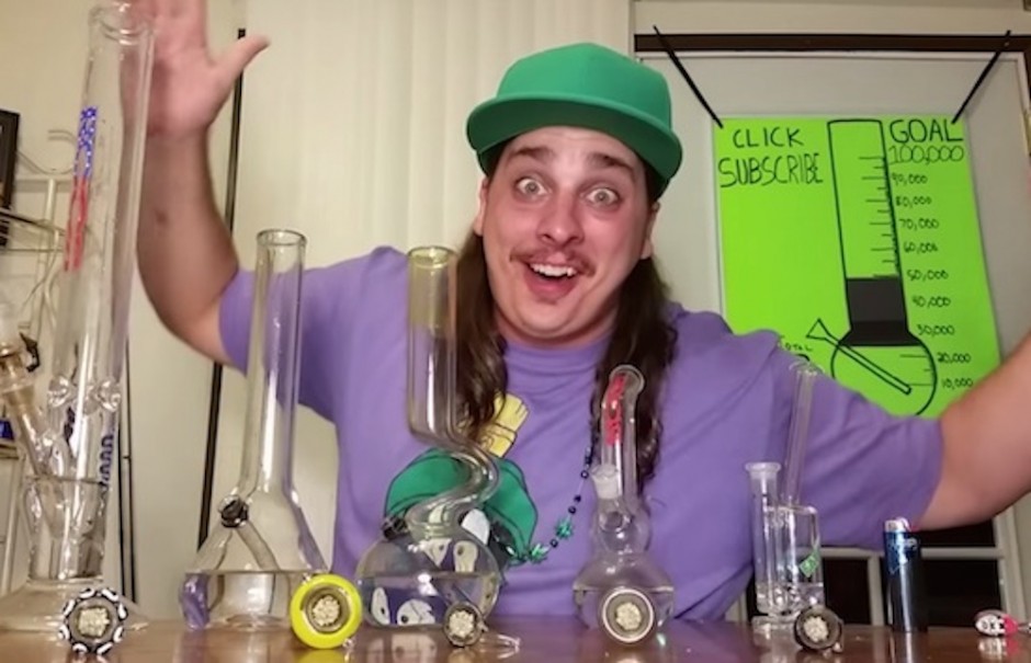 Absolute Sickhead Takes Five Bong Hits In One Breath; Doesn't Even Cough