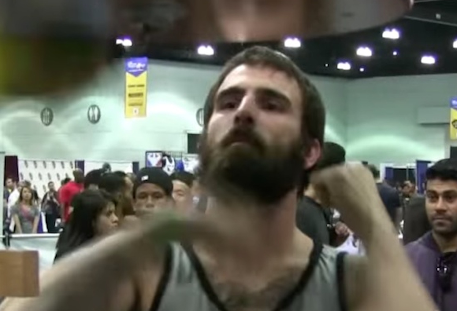 Watch This Guy's Insane Skills With A Speed Bag Watch This Guy's Insane Skills With A Speed Bag