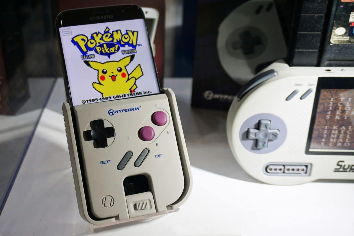 This Case Will Make Your Smartphone Play Original Game Boy Games