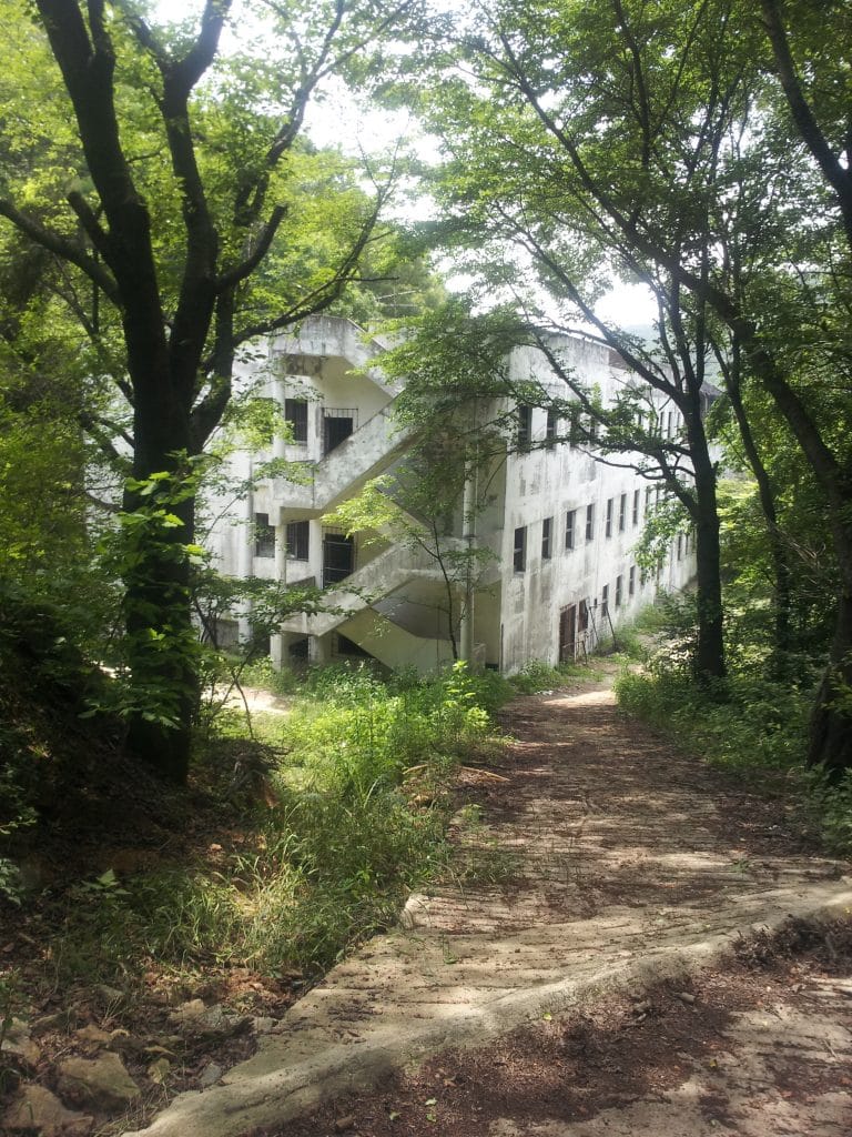 Sinister Photos Taken From Inside The Abandoned Gonjiam Psychiatric ...