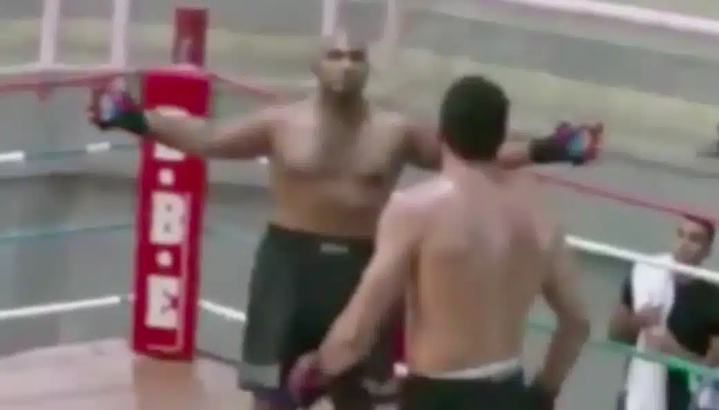 Cocky Boxer Gives It The Biggen; Gets Absolutely Obliterated With One ...