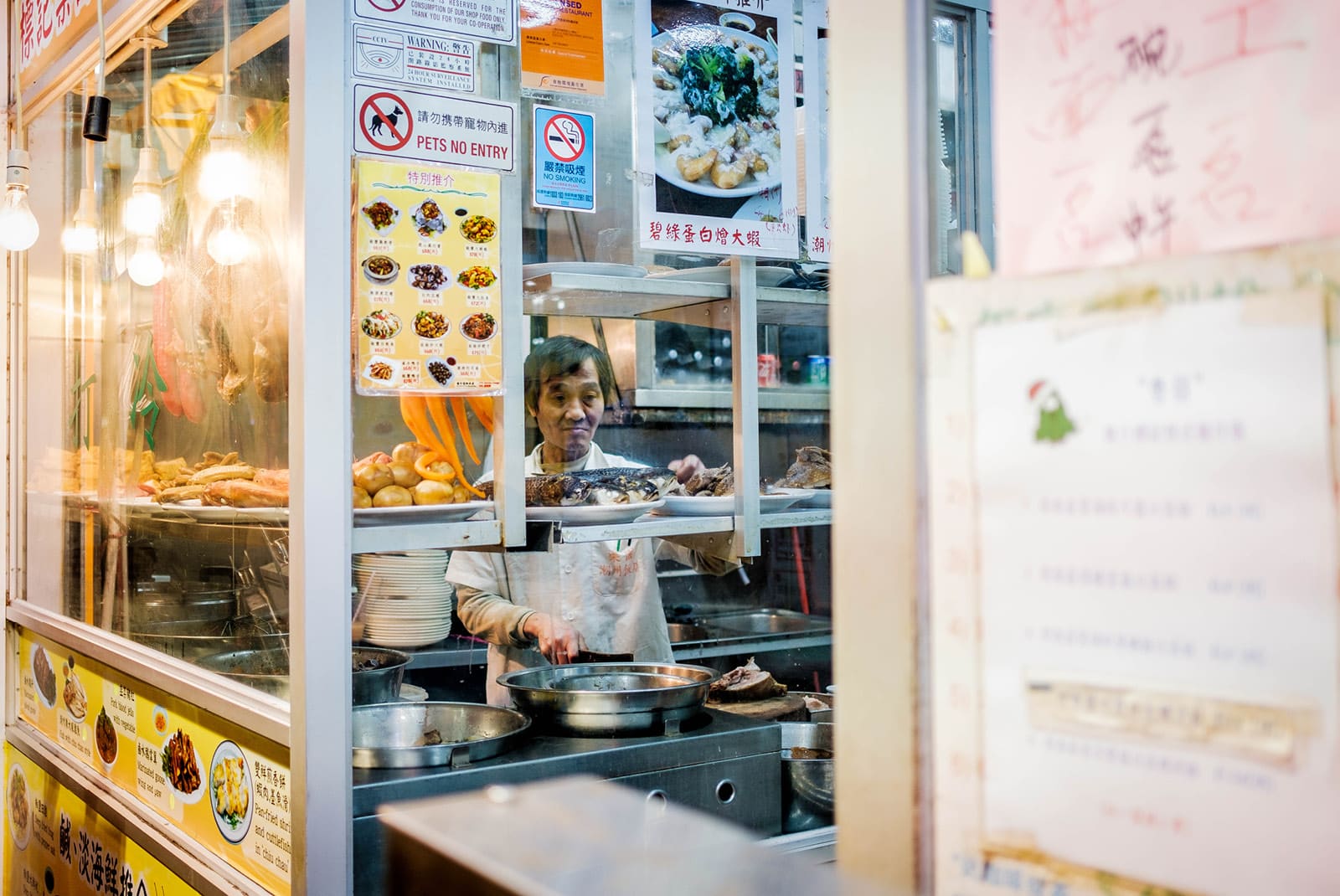 Photographer Captures The Diverse And Fast-Paced Street Life In Hong Kong