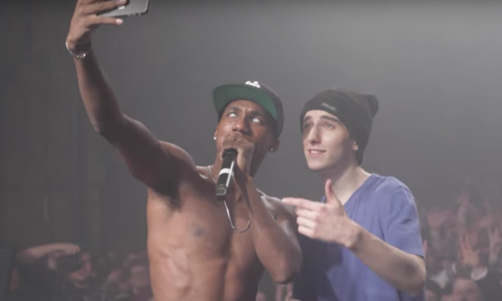 Fan Jumps On Stage To Absolutely Nail Hopsin's Ill Mind 5