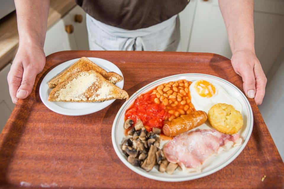 This Cafe Sells The UK's Best And Cheapest Fry-Up For Just £1