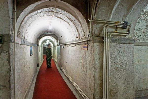 There’s A MASSIVE Underground City In China Called 'The Dungeon' With A ...