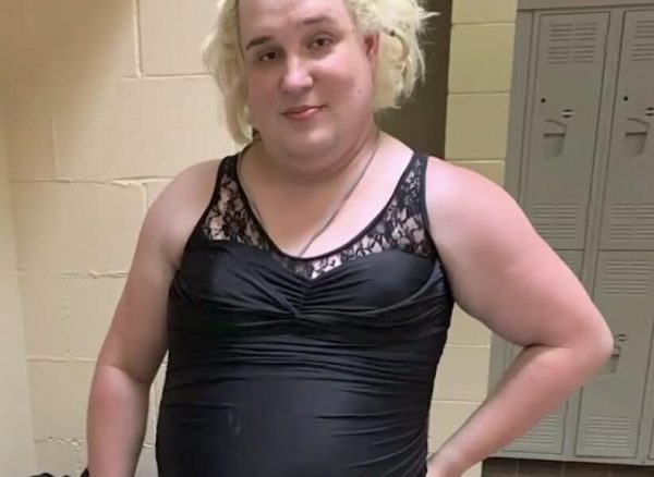 Trans Activist Jessica Yaniv Is Suing A Women's Beauty Pageant For Not ...