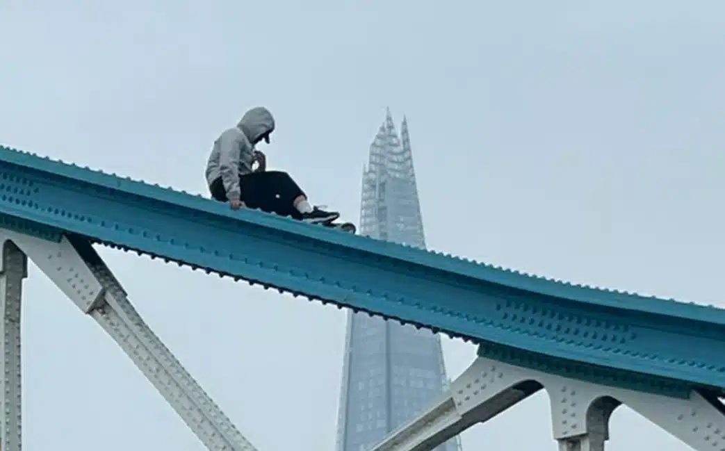 A Man Has Climbed Up Tower Bridge And Is Refusing To Come Down, Traffic ...